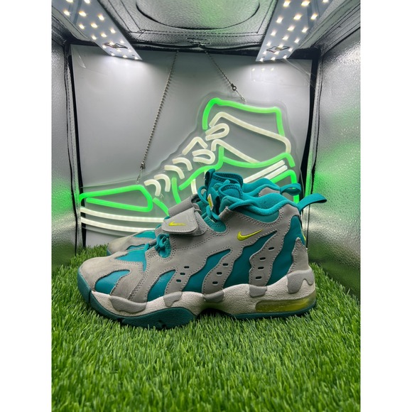 Nike | Shoes | Nike Air Dt Max 96 Gs Turbo Green Wolf Grey Volt 6652006 ...